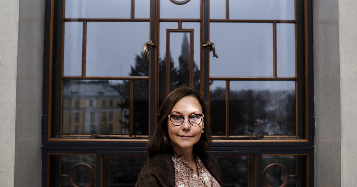 Saara-Sofia Sirénin tilalle nouseva Virolainen ei voi kieltäytyä ...
