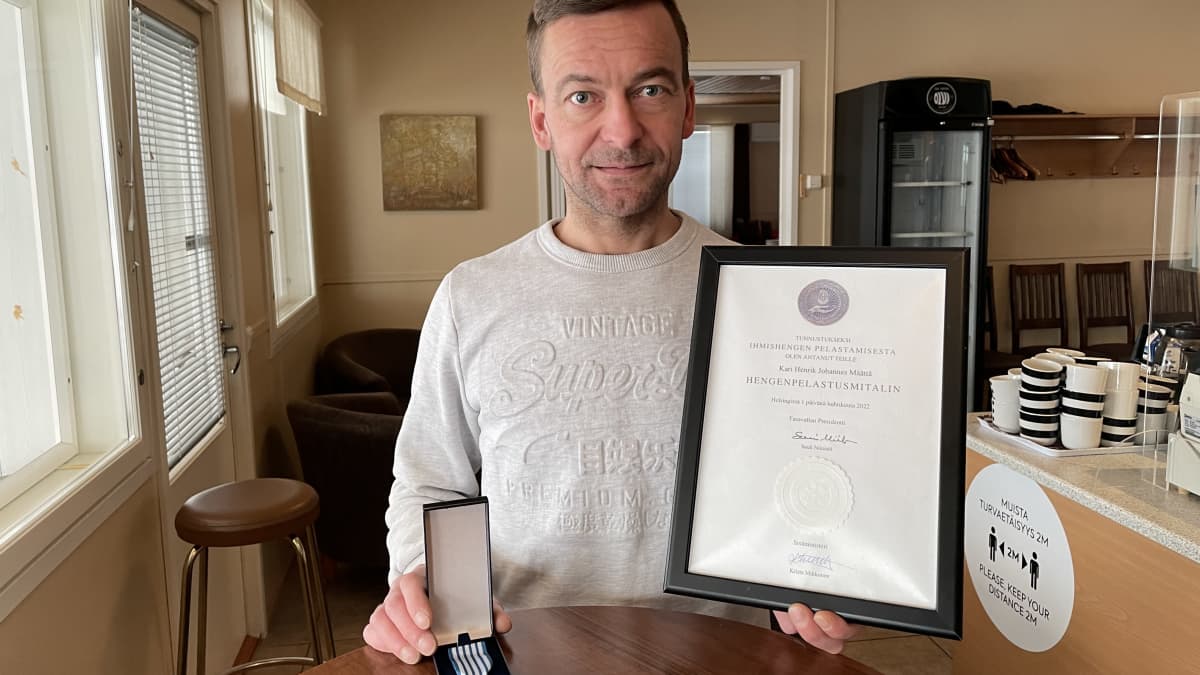 Pelastusrenkaan köysi petti pahimmalla hetkellä – jäihin pudonneen ...