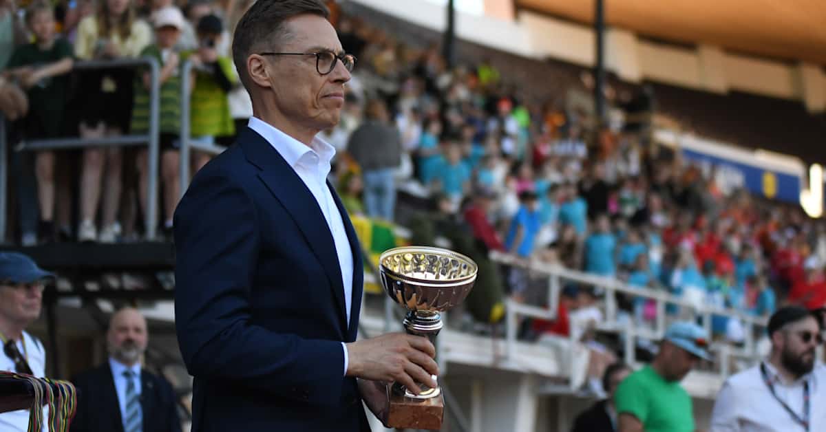 Stora överraskningsbesöket på Stafettkarnevalen – vi skuggade president ...