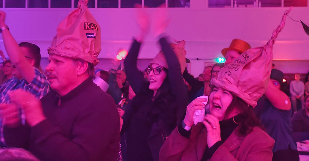 Glädjen total i Vörå – byins pojkar KAJ är kvällens vinnare | Österbotten | Svenska Yle