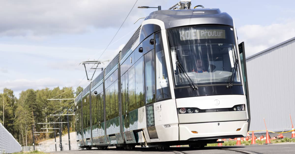 HSL tram line announcement derailed after trial run mishap | Yle News | Yle