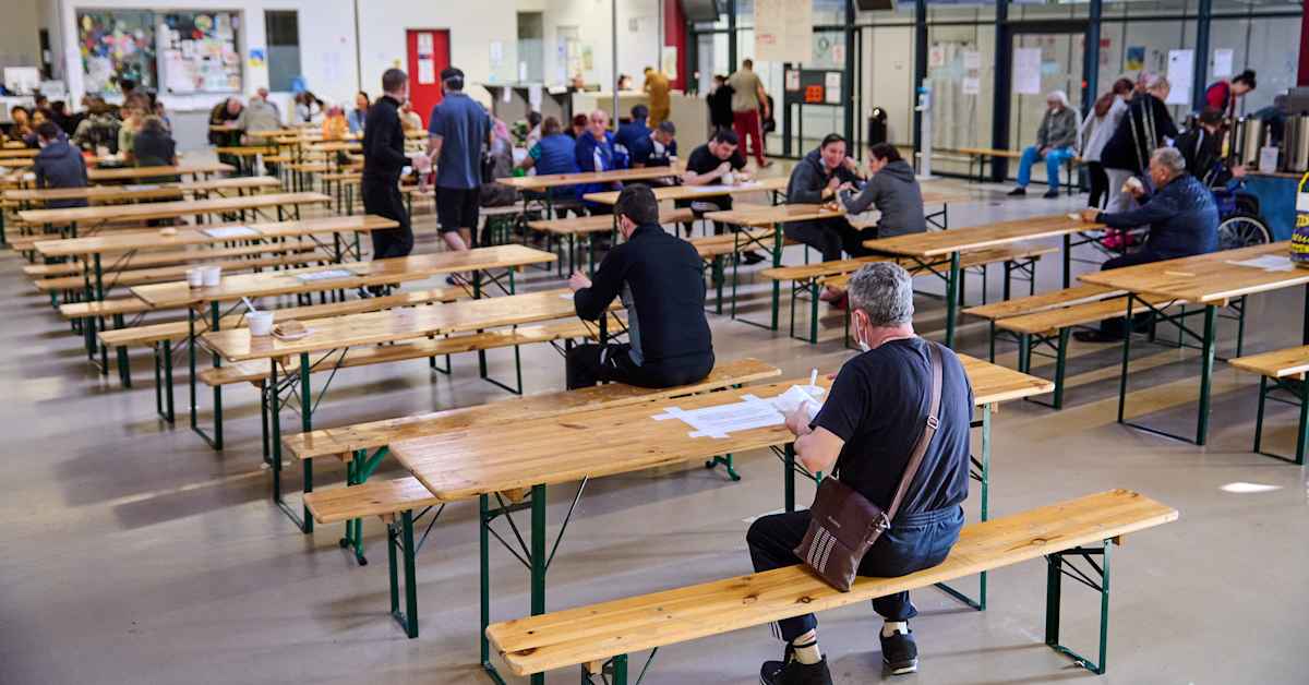 ”Att söka asyl får inte bli en omkörningsfil om man vill jobba i ...