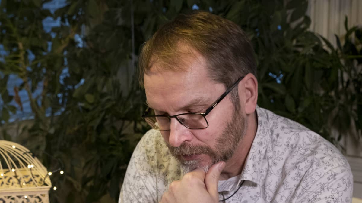 Aimo Koivunen nielaisi koko partion Pervitin-pillerit, hiihti miinaan ...