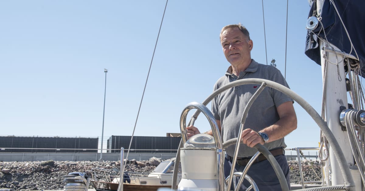 Tapio Lehtisen vene upposi viidessä minuutissa, yksinpurjehtija pelastautui ja lähetti jo ...