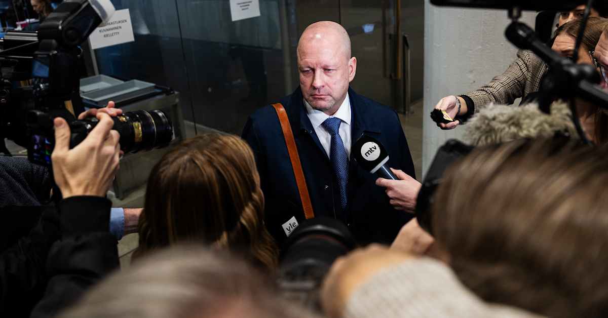 Gun-toting MP Timo Vornanen resigns from police | Yle News | Yle