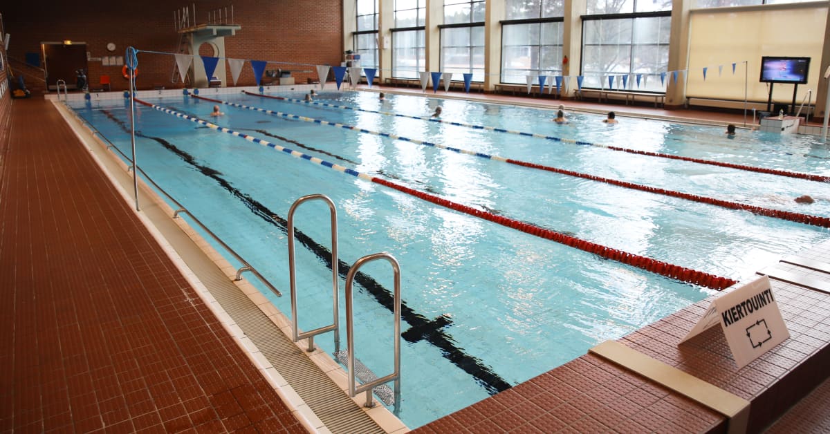 Kuusankosken uimahalli on kiinni tämän ja ensi viikon – nyt selvitetään vesivuodon syytä ja ...