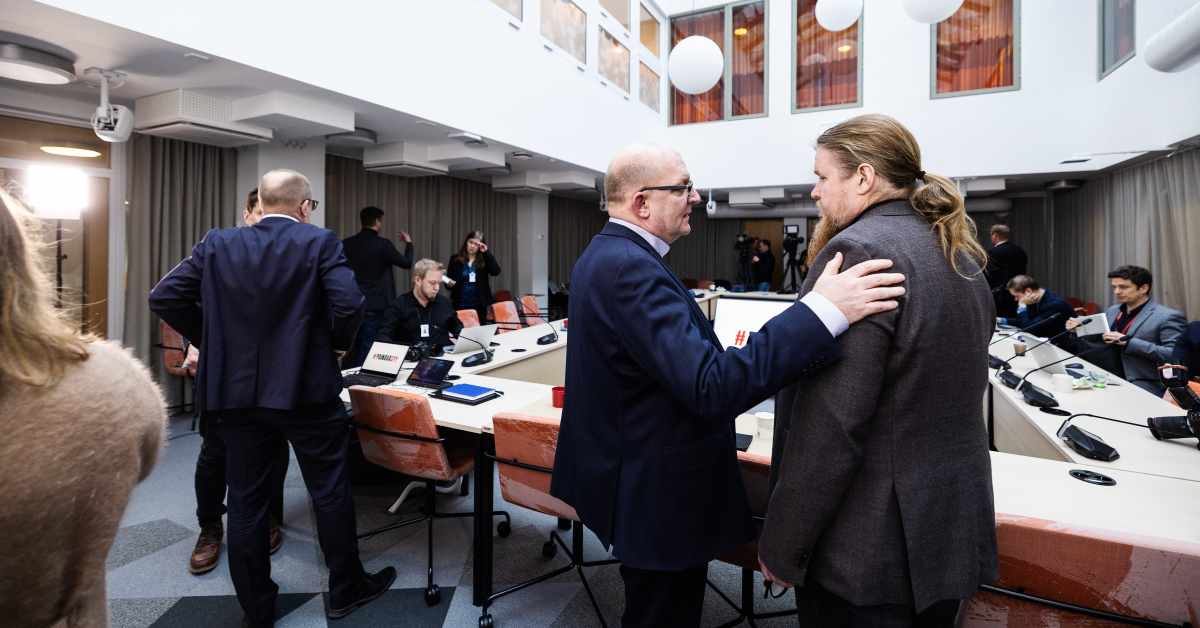 Poliittiset lakot jatkuvat jo neljättä viikkoa, mutta miksi nyt ollaan ...