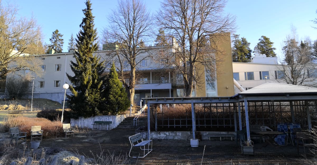 Puolustusministeriö kielsi Niinisalon varuskunnan läheisyydessä olevan ...