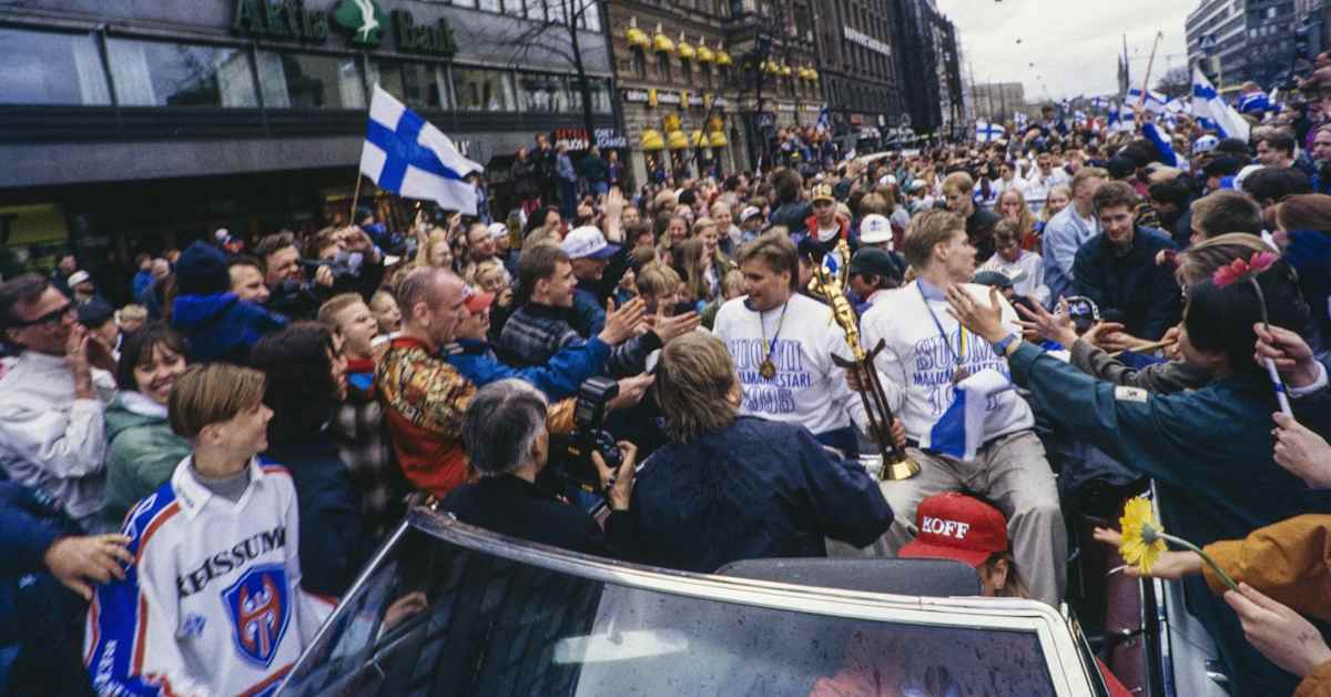 Oliko jääkiekon MM-voitto vuonna 1995 nousevan sosiaalisen mielialan ...