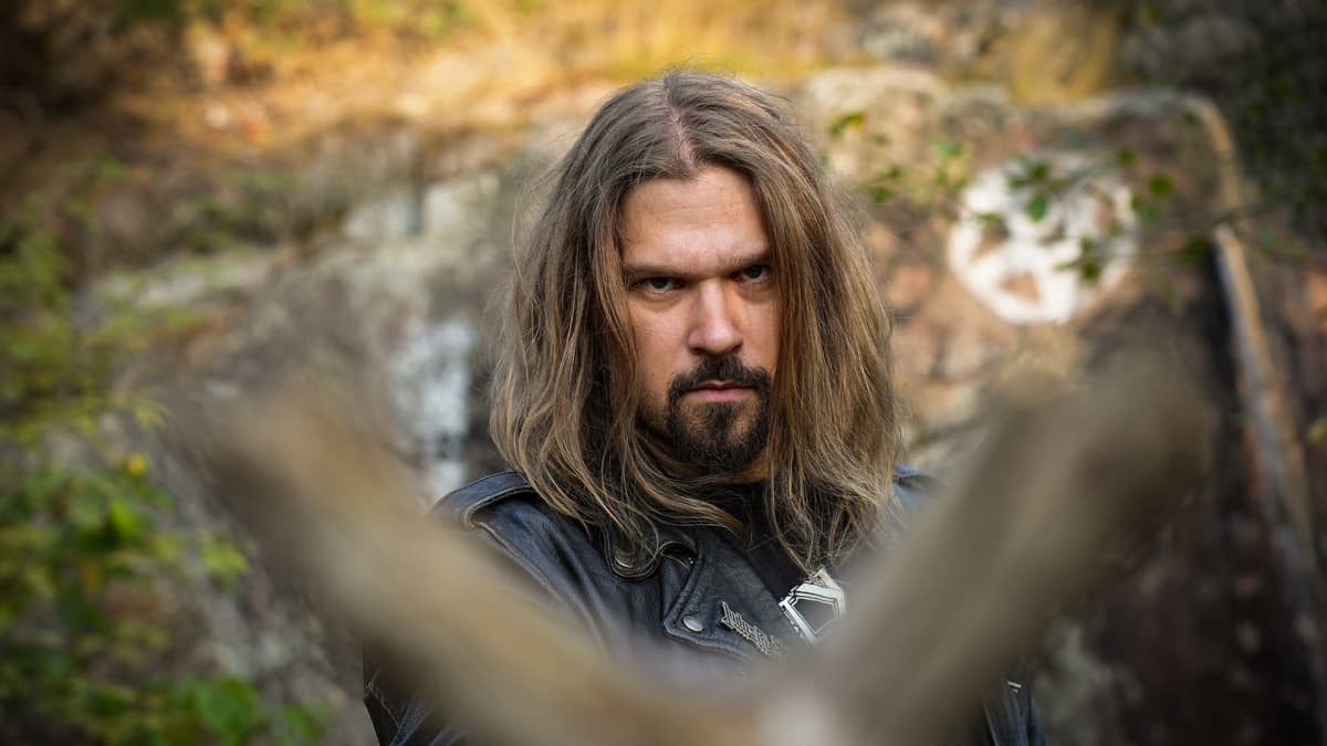 Harri Kuokkanen on bodaava black metal -muusikko, joka puolustaa ...