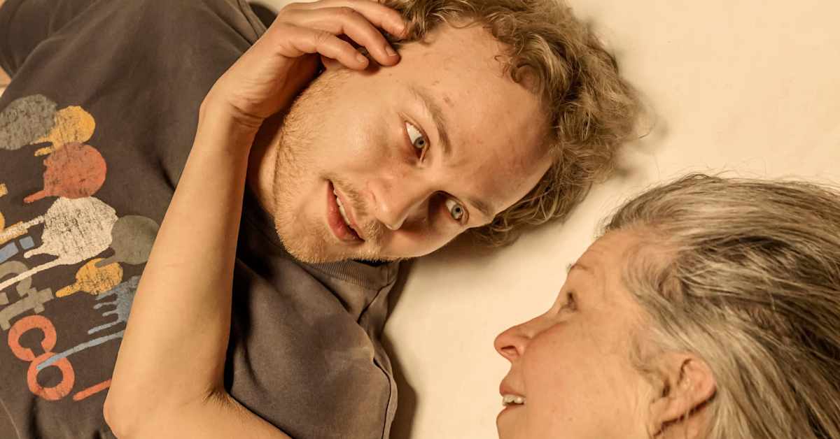 Aikuiset-stjärnan Elias Salonen gjorde teaterdebut i Stockholm utan att ...