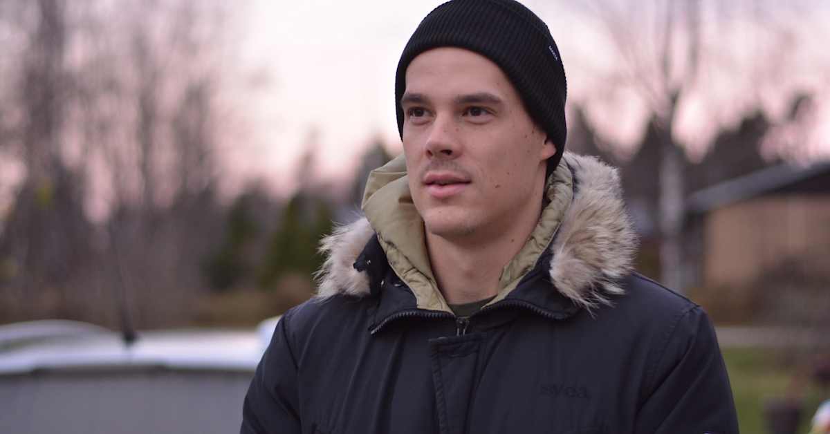 Handbollsspelaren Nico Rönnberg bygger sitt hus i Karis men vill spela ...