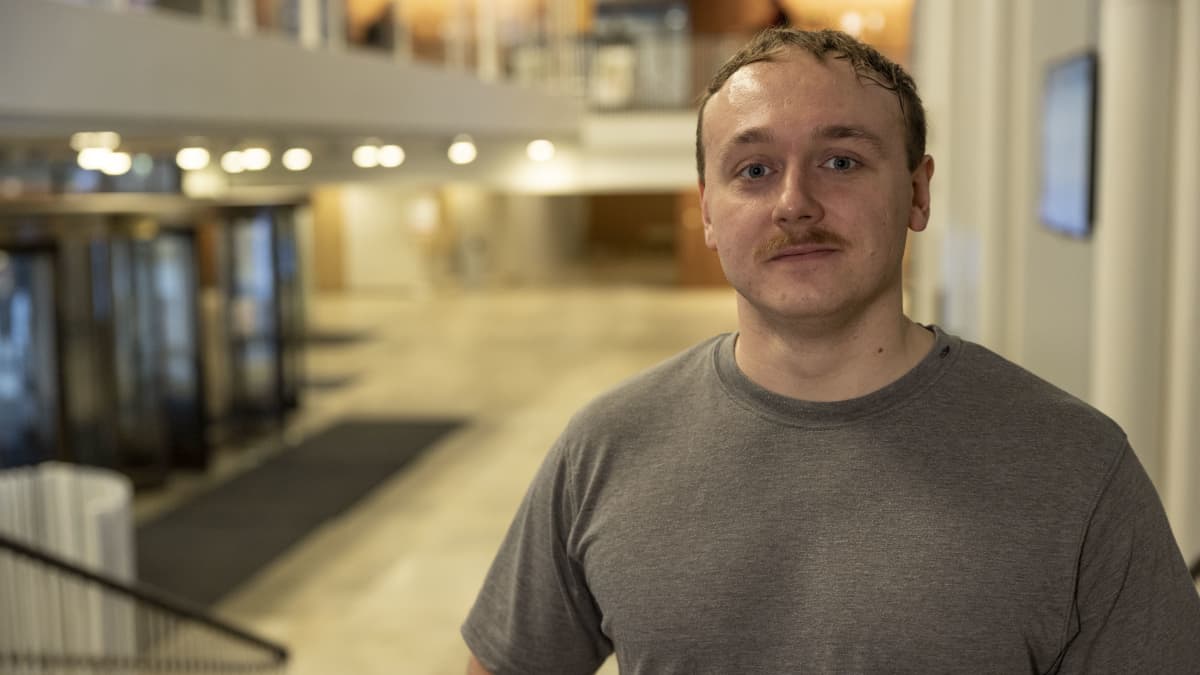 Tiede- ja kulttuuriministeri pelkää suomen kielen muuttuvan ajattelun ...