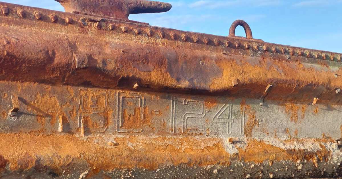 Kotkassa merenpohjasta nostettava proomu paljastui Yhdysvaltojen ...