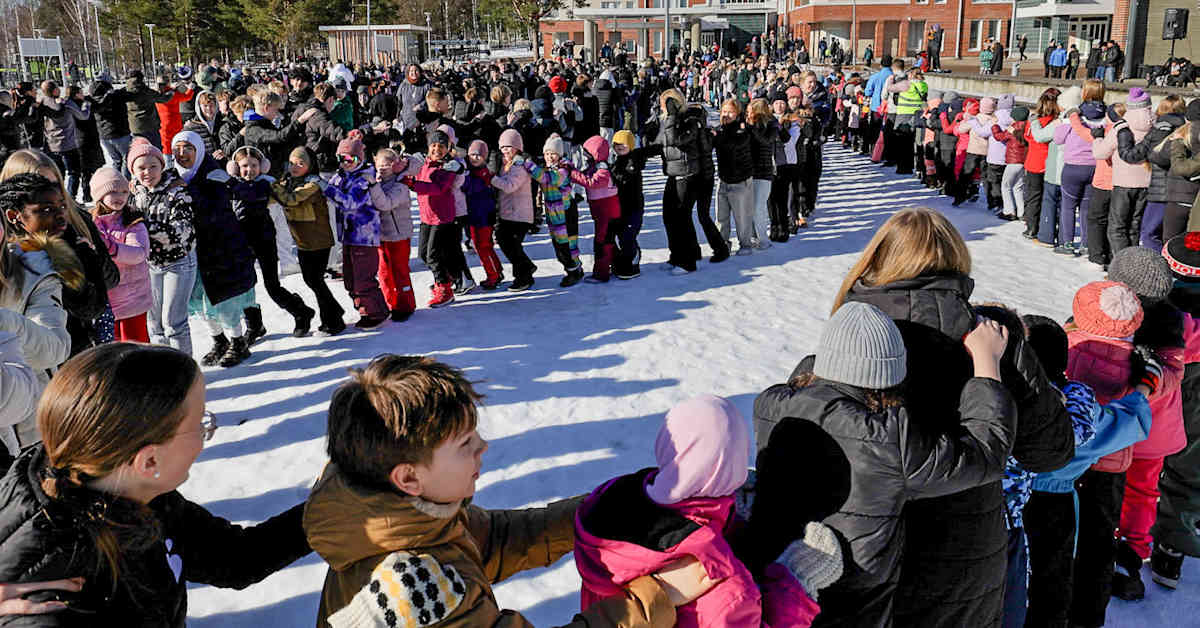 Hyvän mielen uutinen: oppilaat yrittivät epävirallista letkis-ennätystä ...