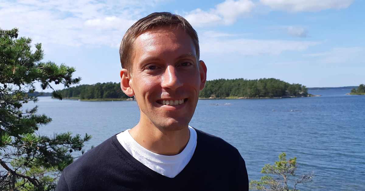 Civilingenjören Gustav Ahlman studerar i Frankrike till katolsk präst ...