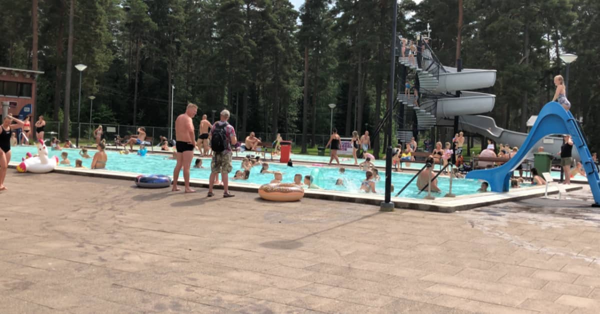 Porin maauimalan vesiliukumäen pumppu hajosi – pois käytöstä yli viikonlopun | Satakunta | Yle