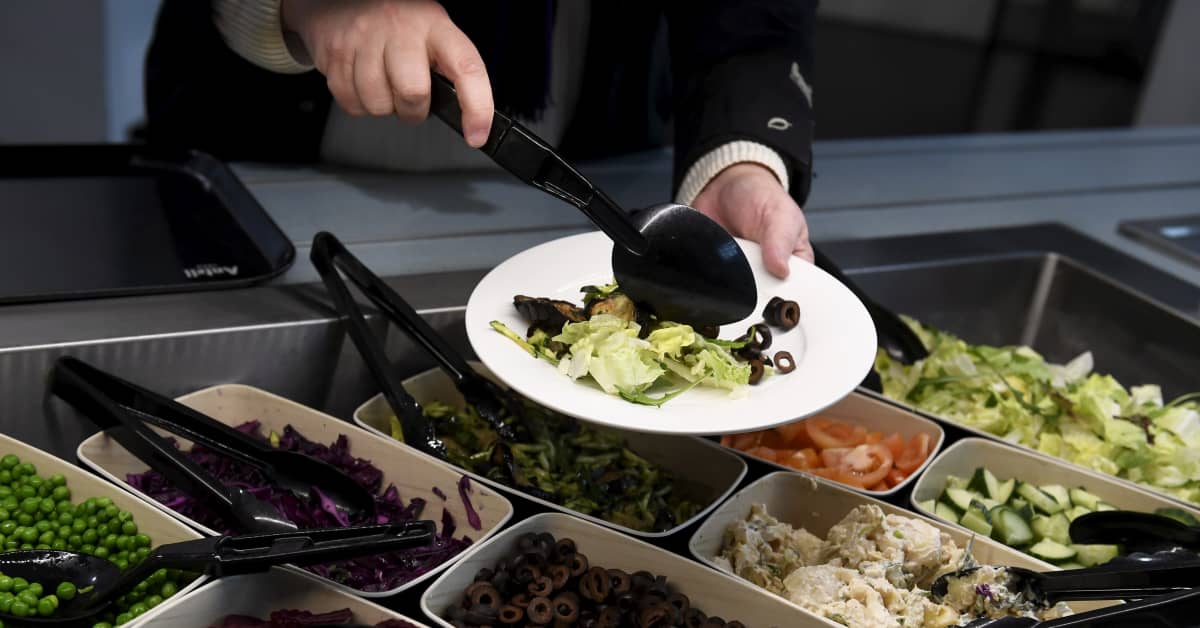Lunch voucher values increases, but so does the price of lunch | Yle ...