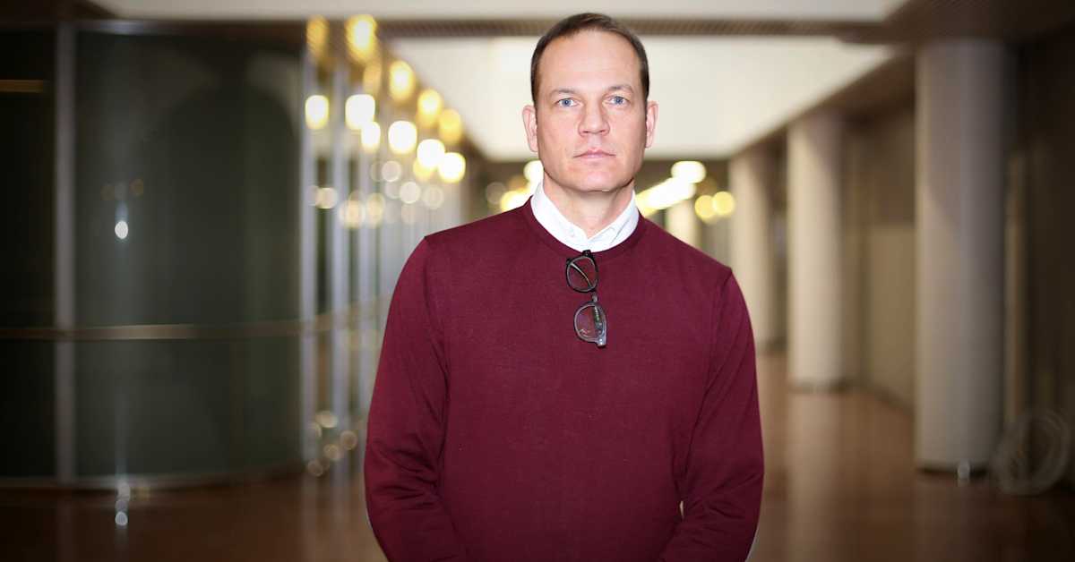 Polis som talade finska med svenskspråkig pojke prickas – expert: ”Ett ...