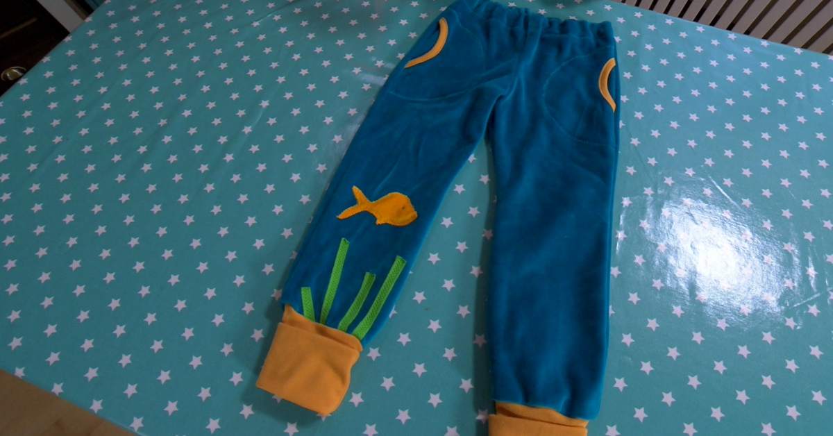 Sy själv mjuka byxor i velour | Strömsö | Svenska Yle