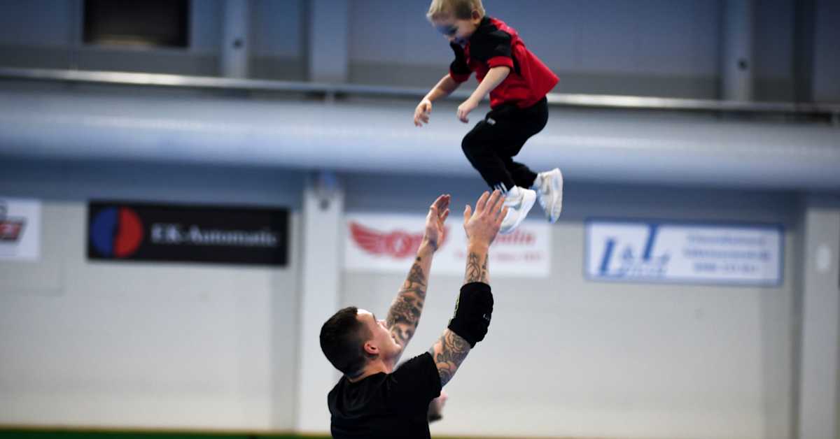 Nico Rönnberg valde familjen före karriären: "Jag satt där och ...