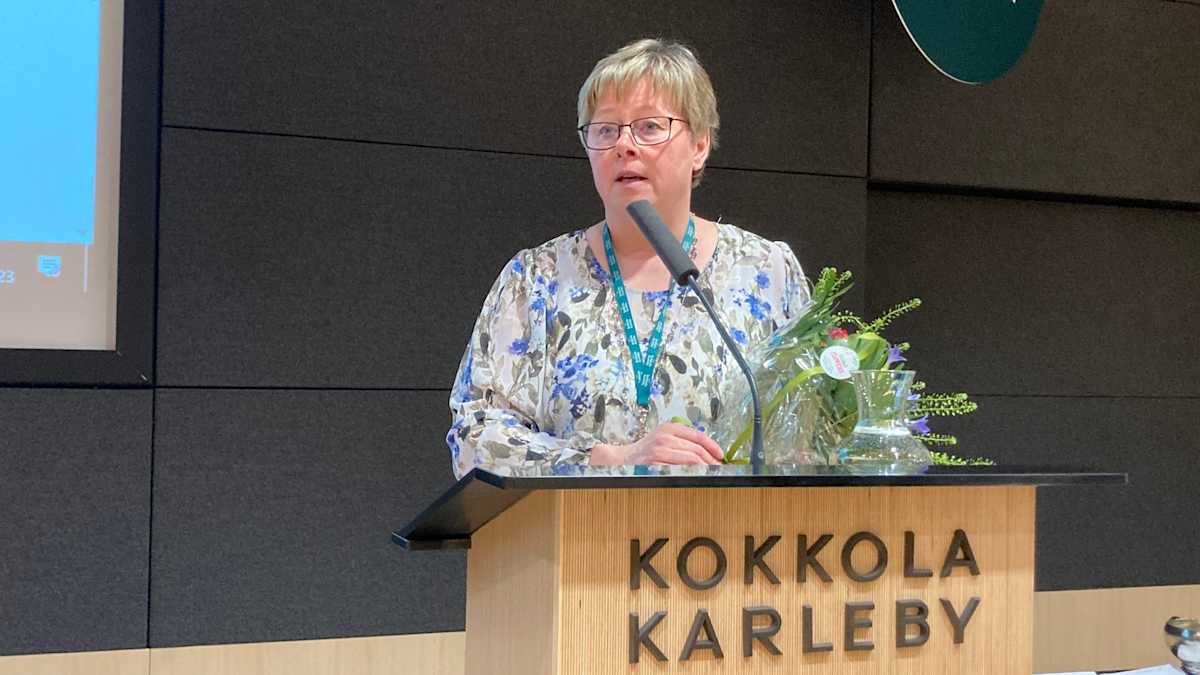 Kokkolan kaupunginjohtajaksi uudelleen valittu Stina Mattila murtui ...