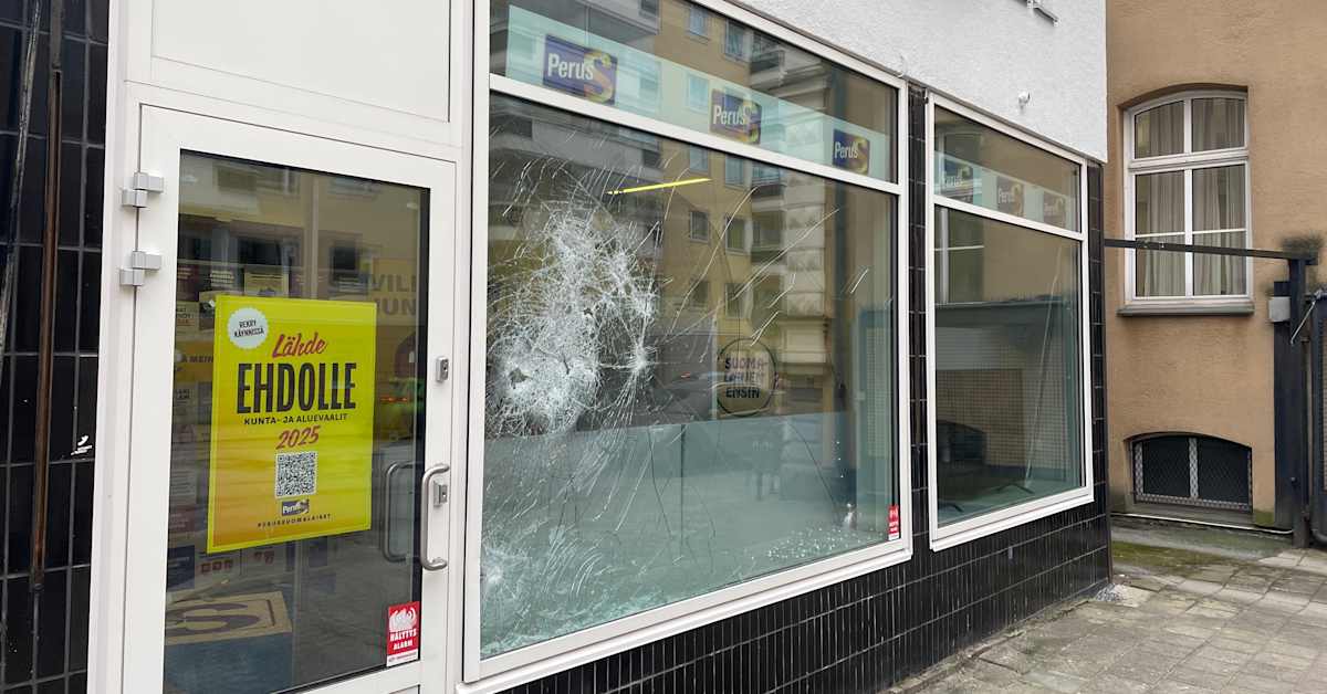 Vandals smash window at Finns Party office in Turku | Yle News | Yle