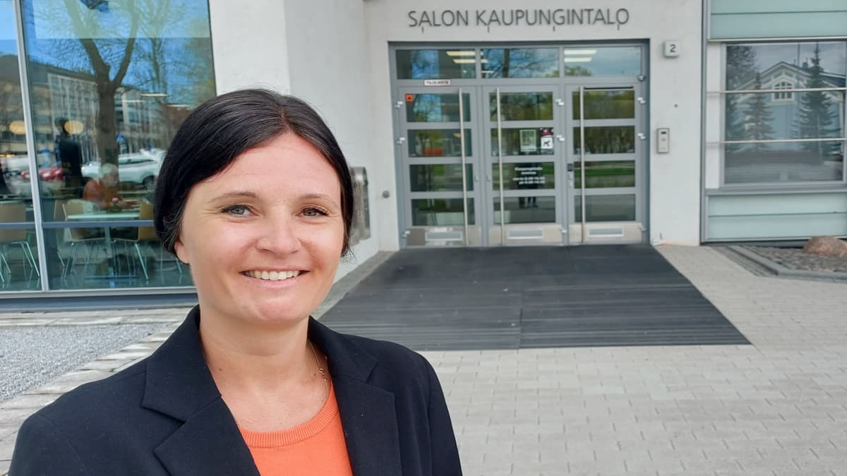 Anna-Kristiina Korhonen valittiin yksimielisesti Salon kaupunginjohtajaksi | Yle Uutiset