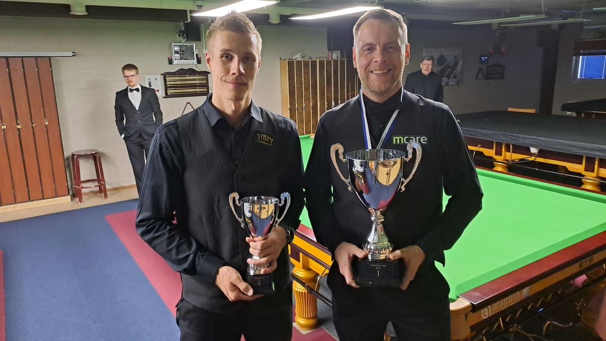 Suomen snookertähti Robin Hull voitti snookerin SM-kultaa ja pussitti ...