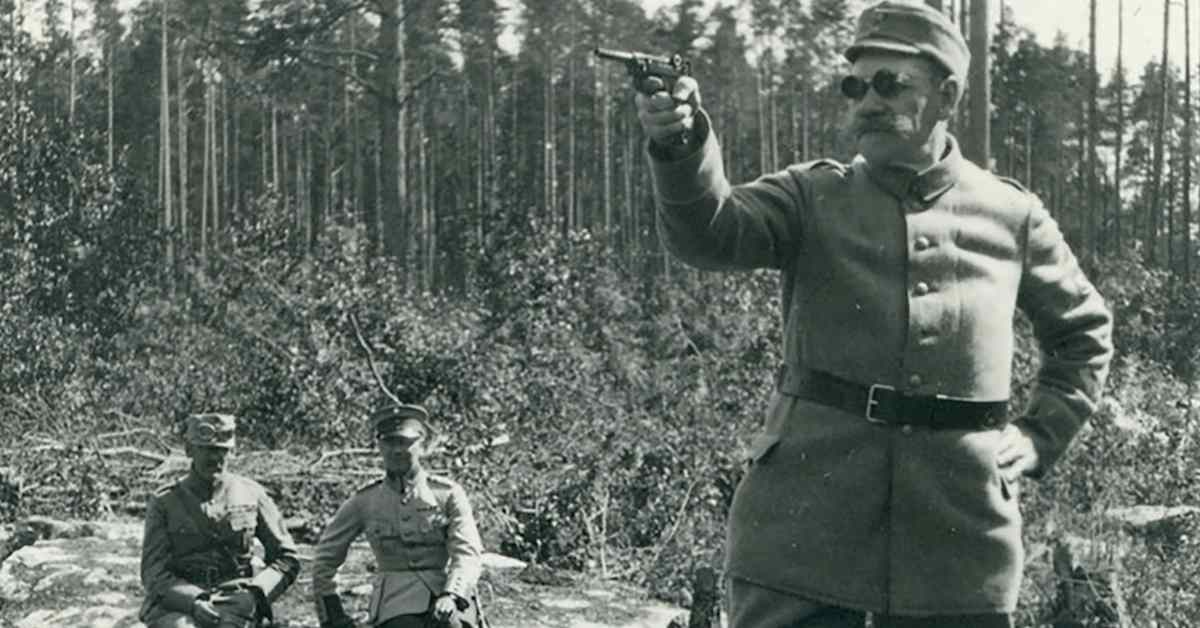 ”Ukko-Pekan” ryhdikäs pistooliasento ja ”Maran” golf-swingi – näin ...