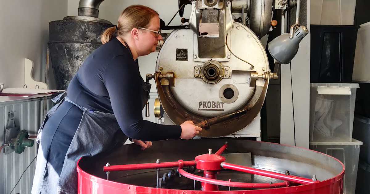Besök på kafferosteriet i Borgå: kaffeblom, brandbilar och ...