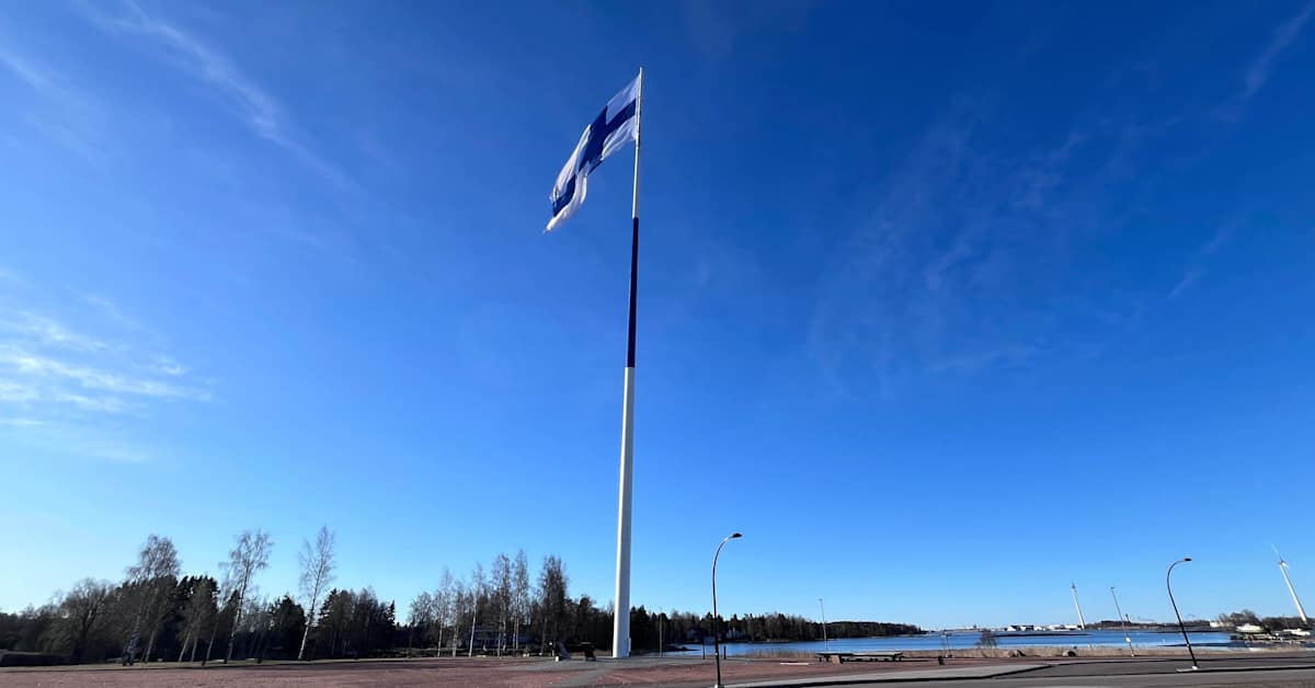 Maailman suurin Suomen lippu repesi joka talvi, ja se laitettiin ...