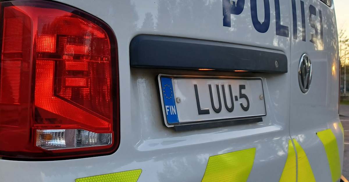 Poliisia työllisti viikonloppuna muiden muassa satojen mopoilijoiden ...
