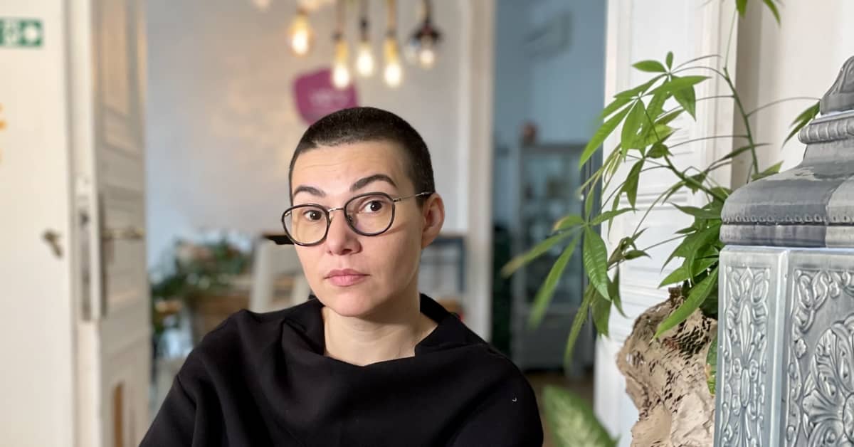 Dana Anghel palasi Romaniaan kymmenen Pariisin-vuoden jälkeen ...