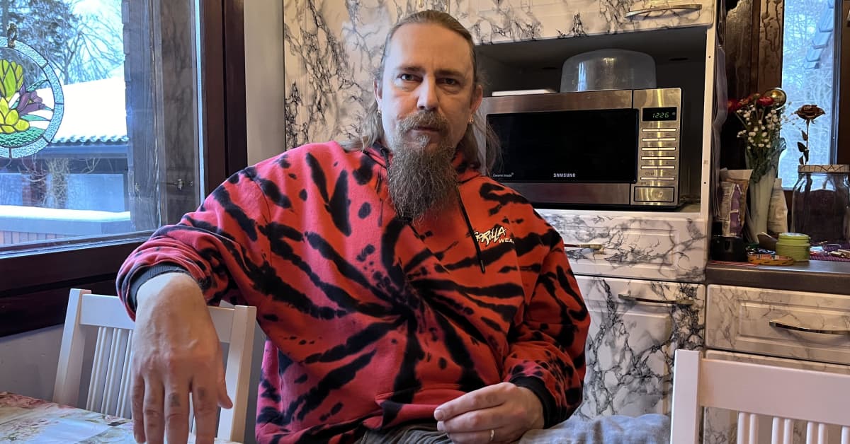 Kun tv- tai leffarooliin tarvitaan roisto, Markus Tillin puhelin alkaa ...