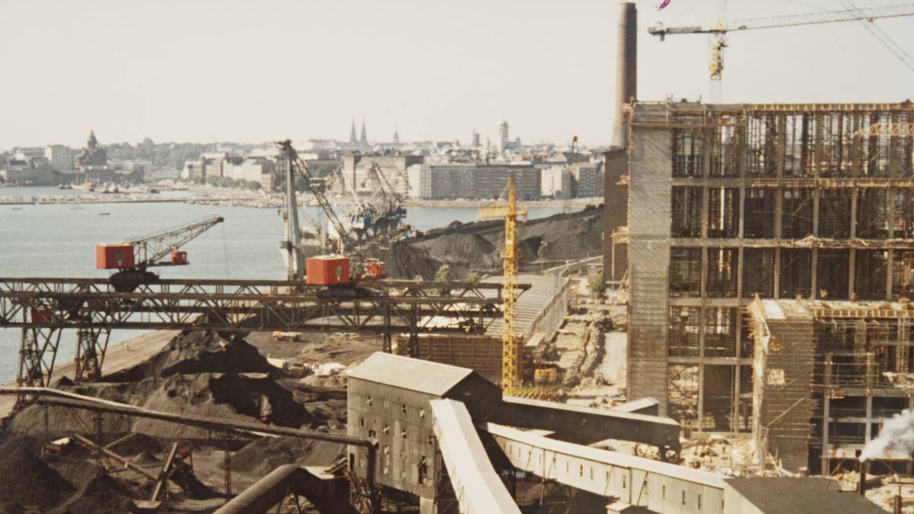 Hanasaaren voimalan liekki sammuu tänään – aikansa ympäristöteosta tuli ...