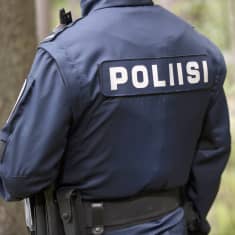Poliisi.