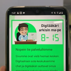 Kuva puhelimesta, johon on avattu Etelä-Savon hyvinvointialueen digilääkärin nettisivut.