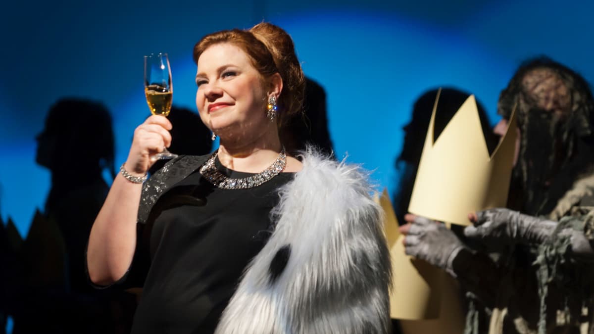 Jenni Lättilällä on monta roolia: sopraano, tutkija, opettaja – mutta ...