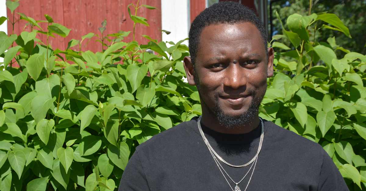 Hassan Barry har tre jobb och talar svenska – men får inte stanna i ...