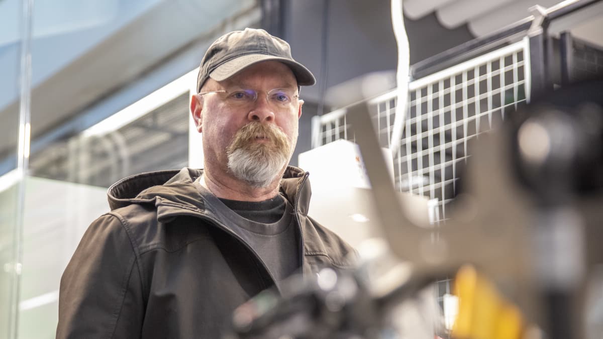 Myytinmurtaja Jamie Hyneman tuli töihin suomalaiseen yliopistoon ...