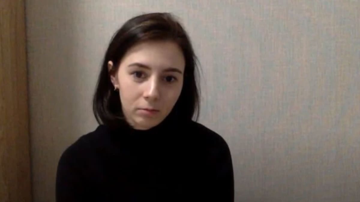 Anastasia Tšaikova, 29, opettaa ”patrioottista oppiainetta” Moskovassa ...