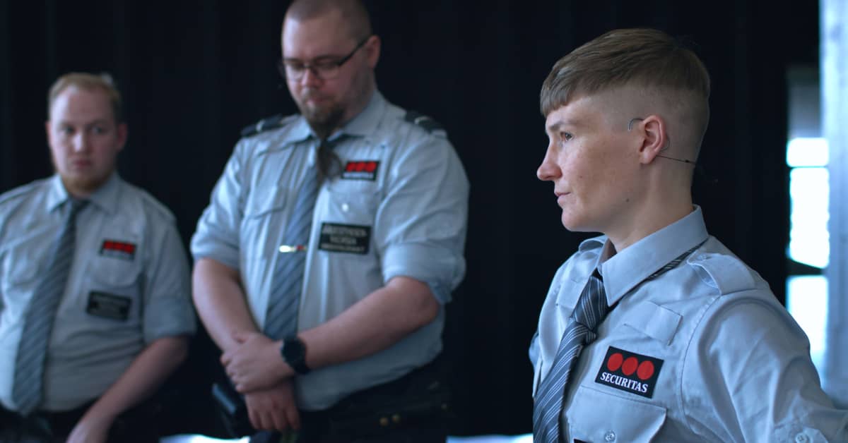 Kuvataiteilija Pilvi Takalan yksityisnäyttely kiinnostaa Britannissa ...