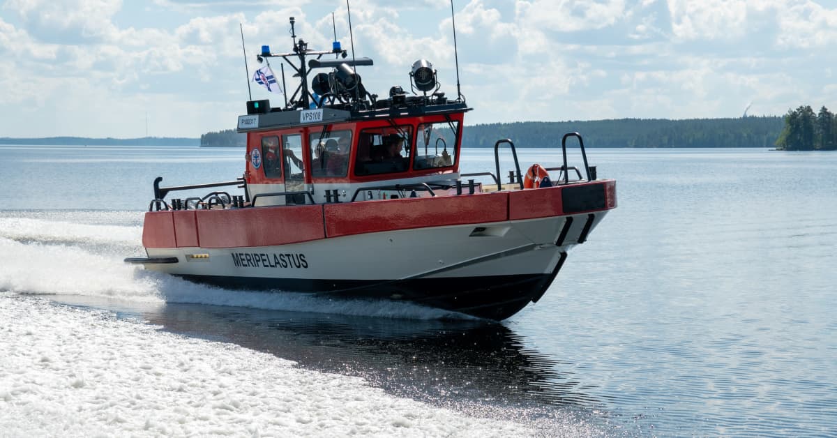 Coast Guard rescues 50 passengers from broken-down water bus off ...