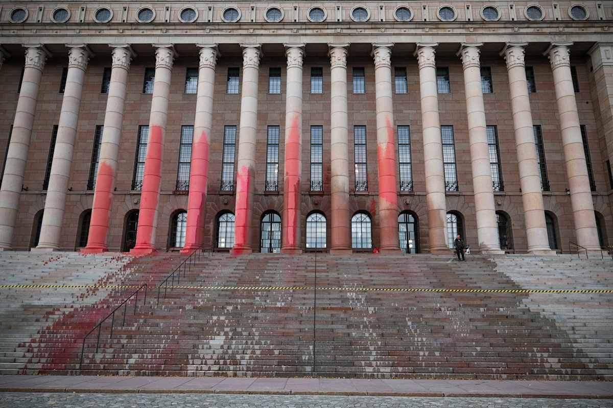 eduskuntatalo töhritty