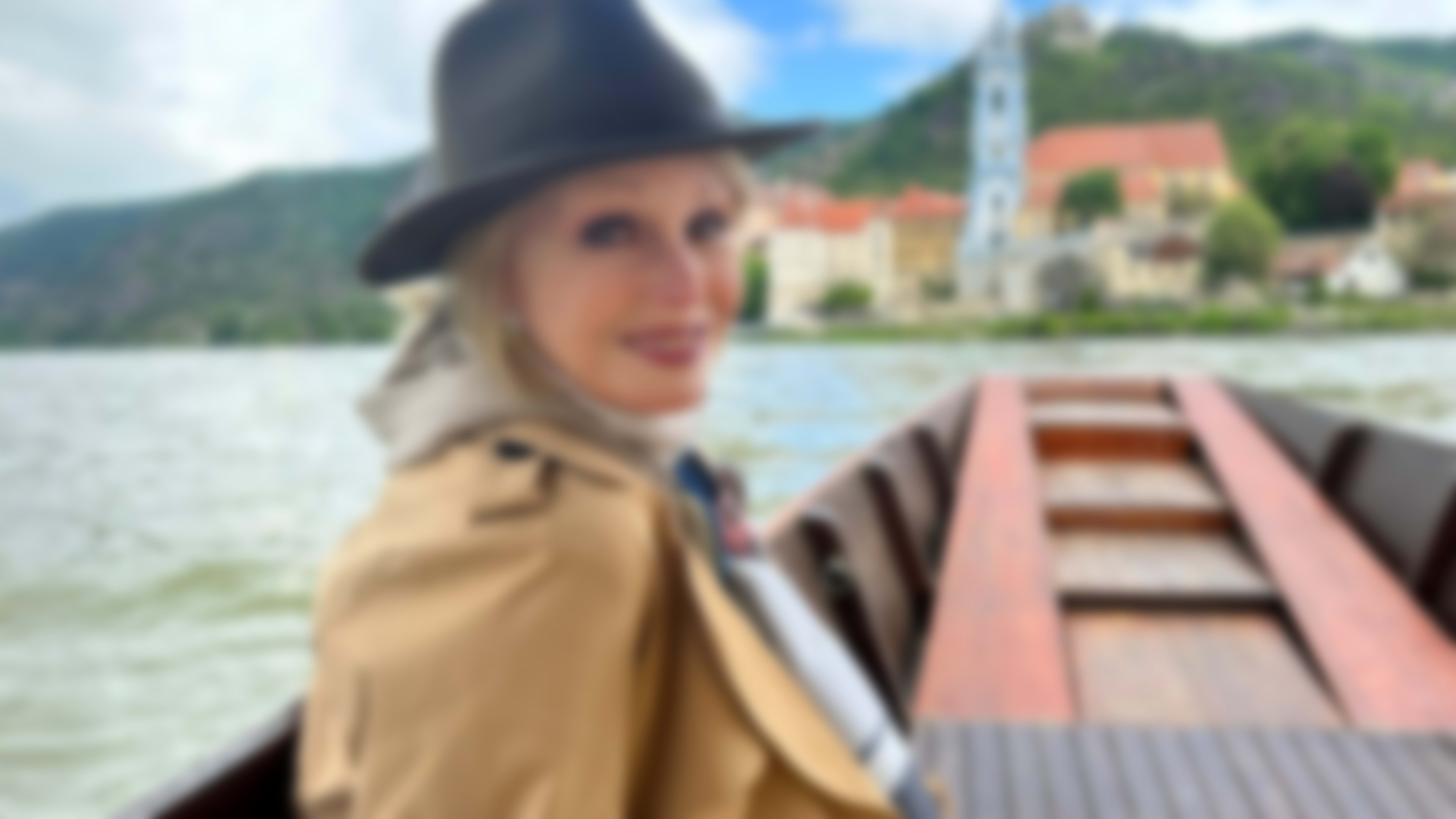 K1, J3: Unkarin perinteet ja Transilvania | Joanna Lumleyn Tonava | Yle ...