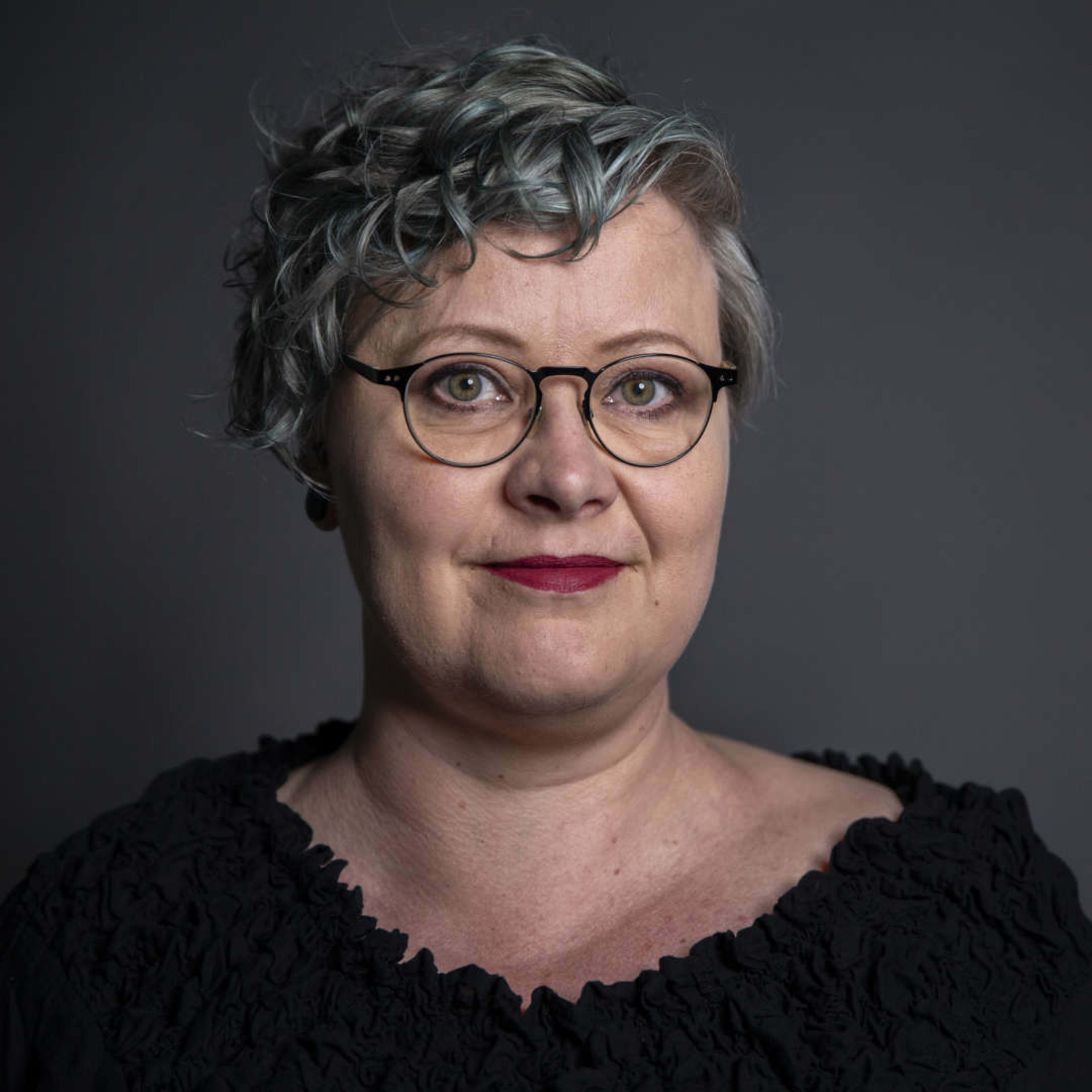 Raisa Omaheimo: Rauhassa istuva ukkeli talutettiin pois ...