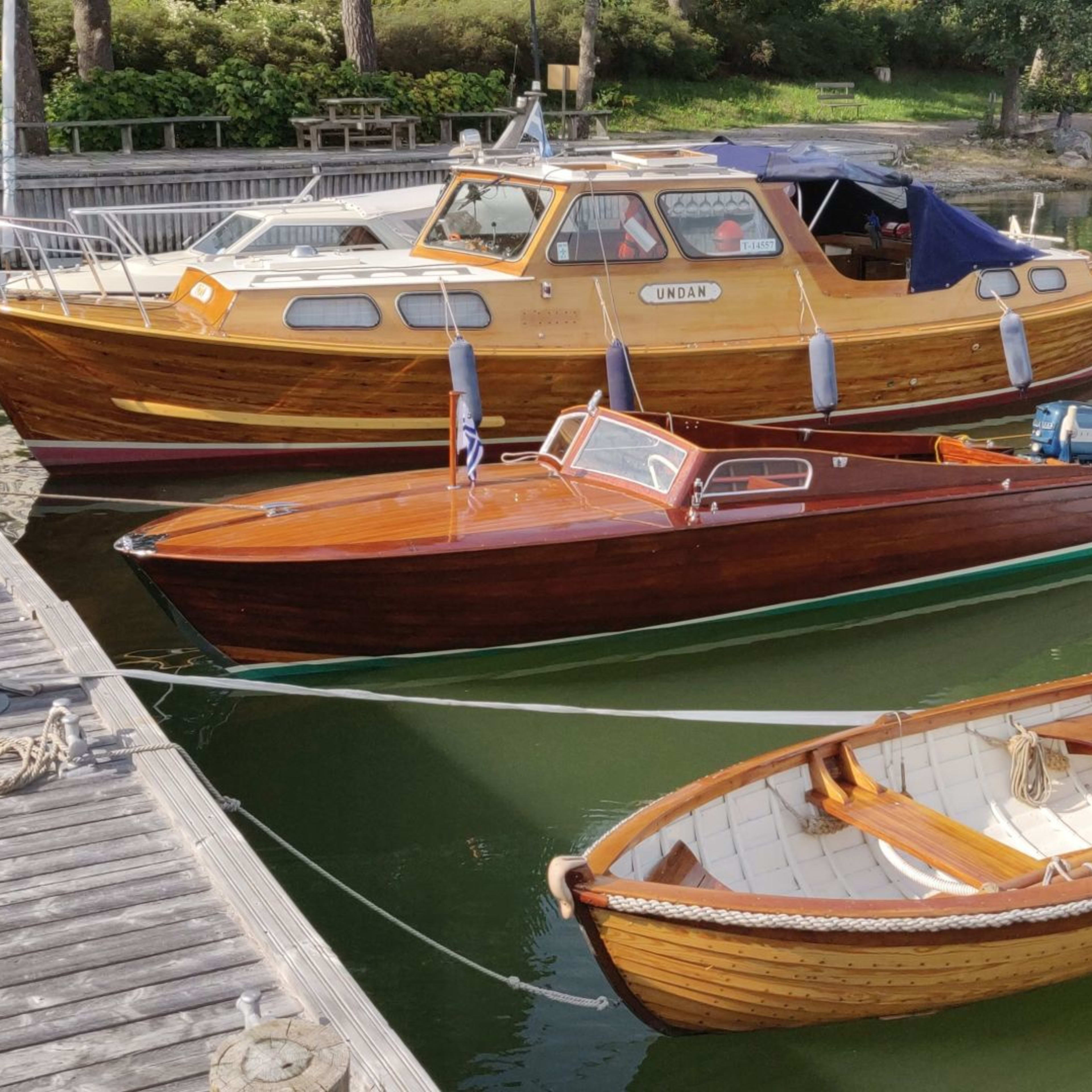 Närbild: Båtbyggaren Jonathan Reuter båtbyggare och trädesigner | Yle ...