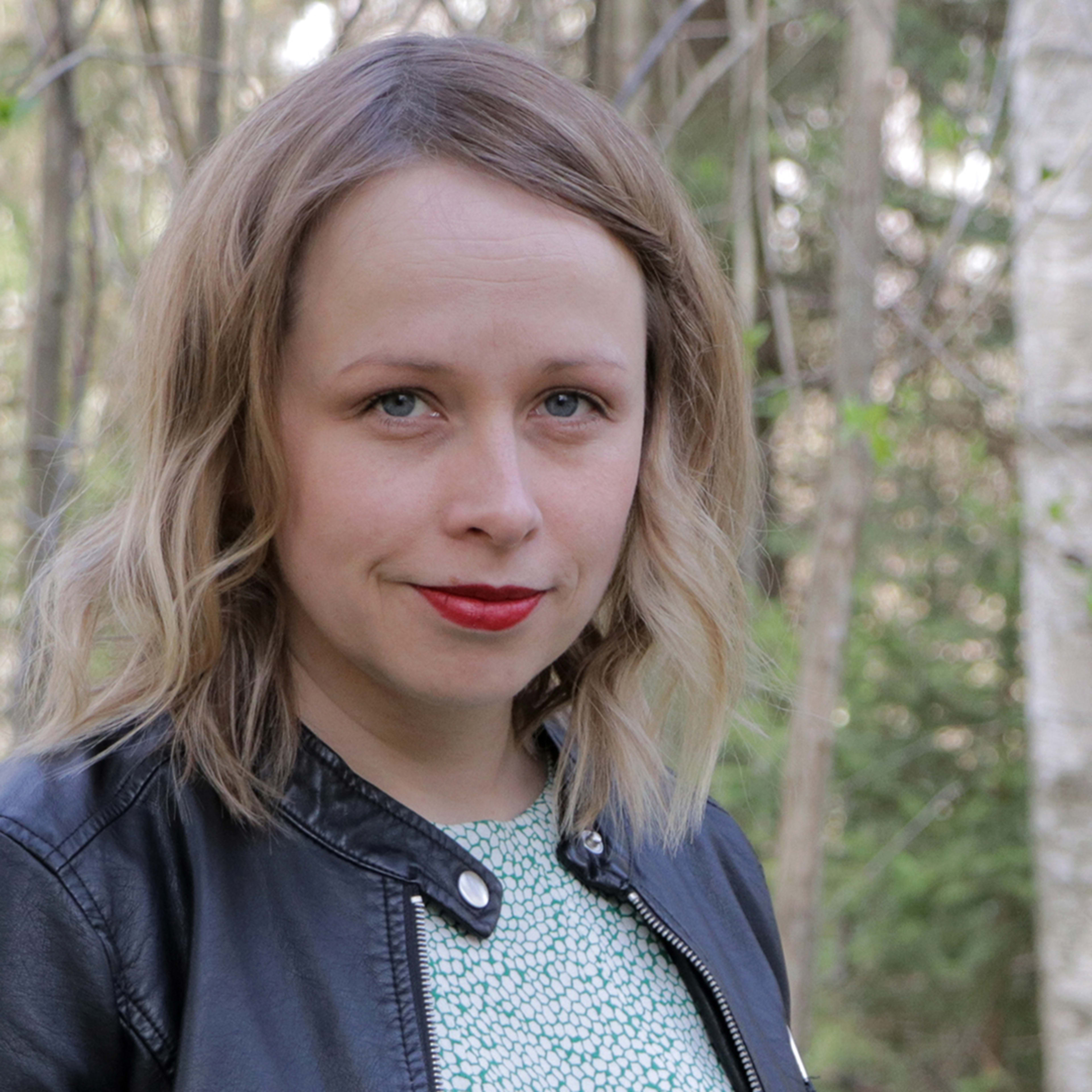 Ylen viestinnän asiantuntija Anne-Mari Rajala rakastaa audiota sen ...