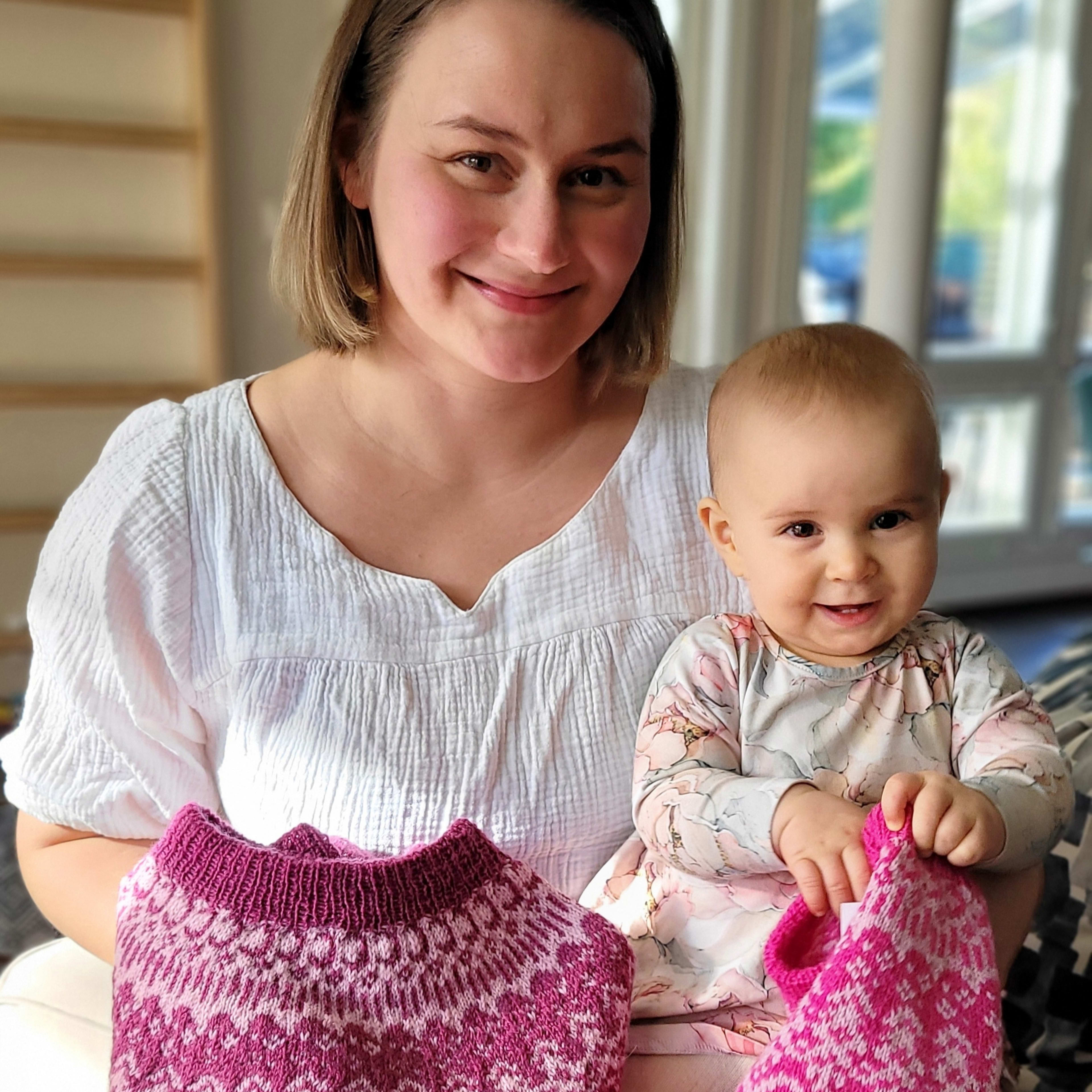 Neuloosiskon suunnittelema Lohtu-neule kartuttaa Roosa nauha ...